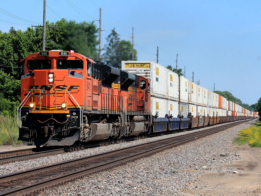 BNSF 8411